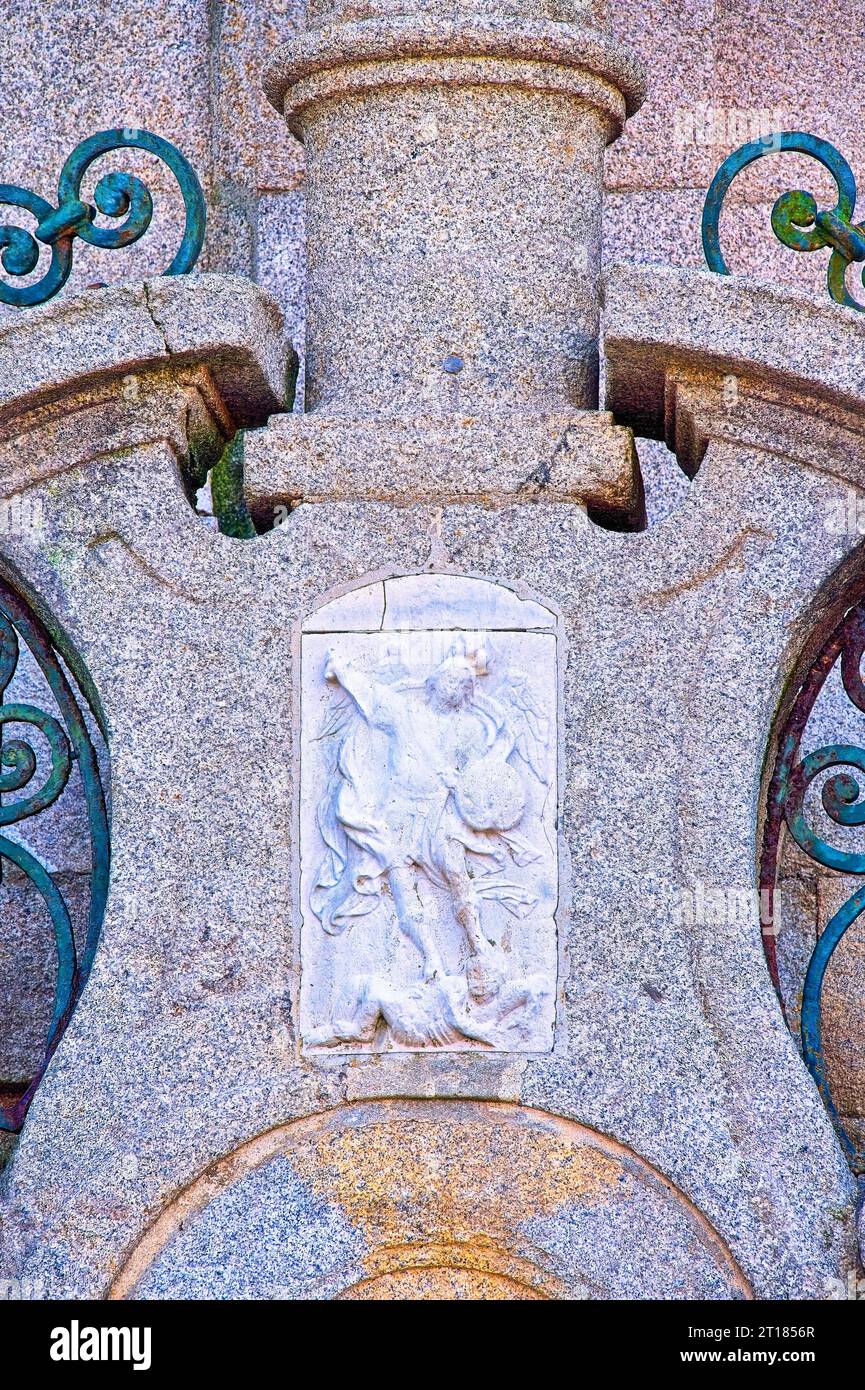 Bas relief sculpture hi-res stock photography and images - Alamy