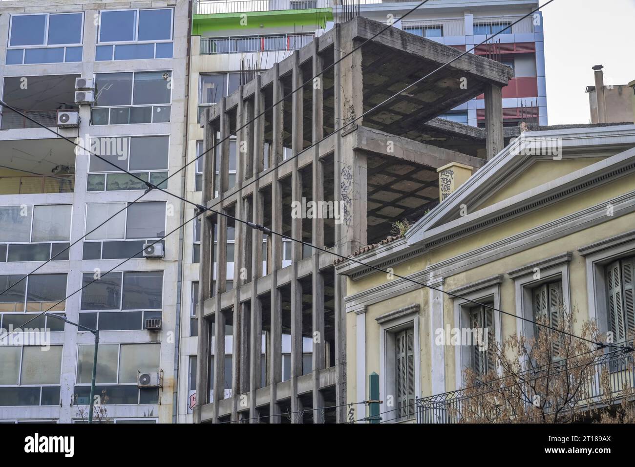 Hausruine, Metaxourgio Viertel, Athen, Griechenland Stock Photo - Alamy