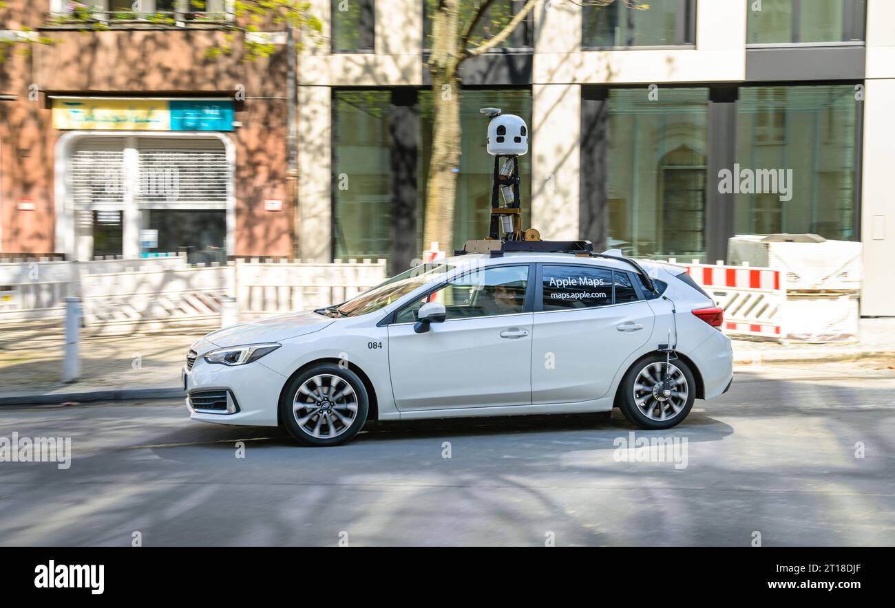 Auto von Apple Maps macht Aufnahmen, Wilmersdorf, Berlin, Deutschland ...