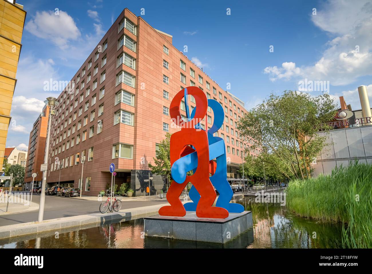Boxers von Keith Haring, Hotel Grand Hyatt, Marlene-Dietrich-Platz ...