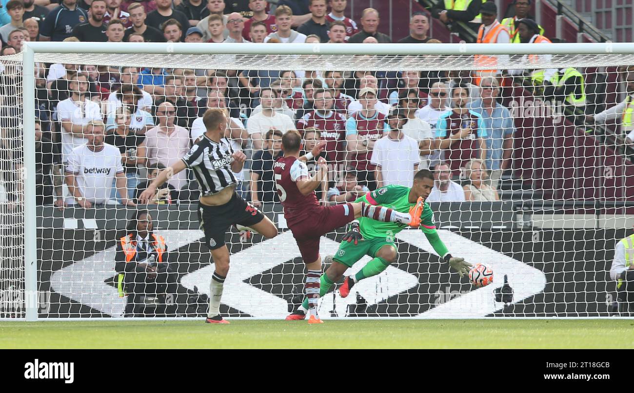 West Ham United v Newcastle United, Premier League, London Stadium ...