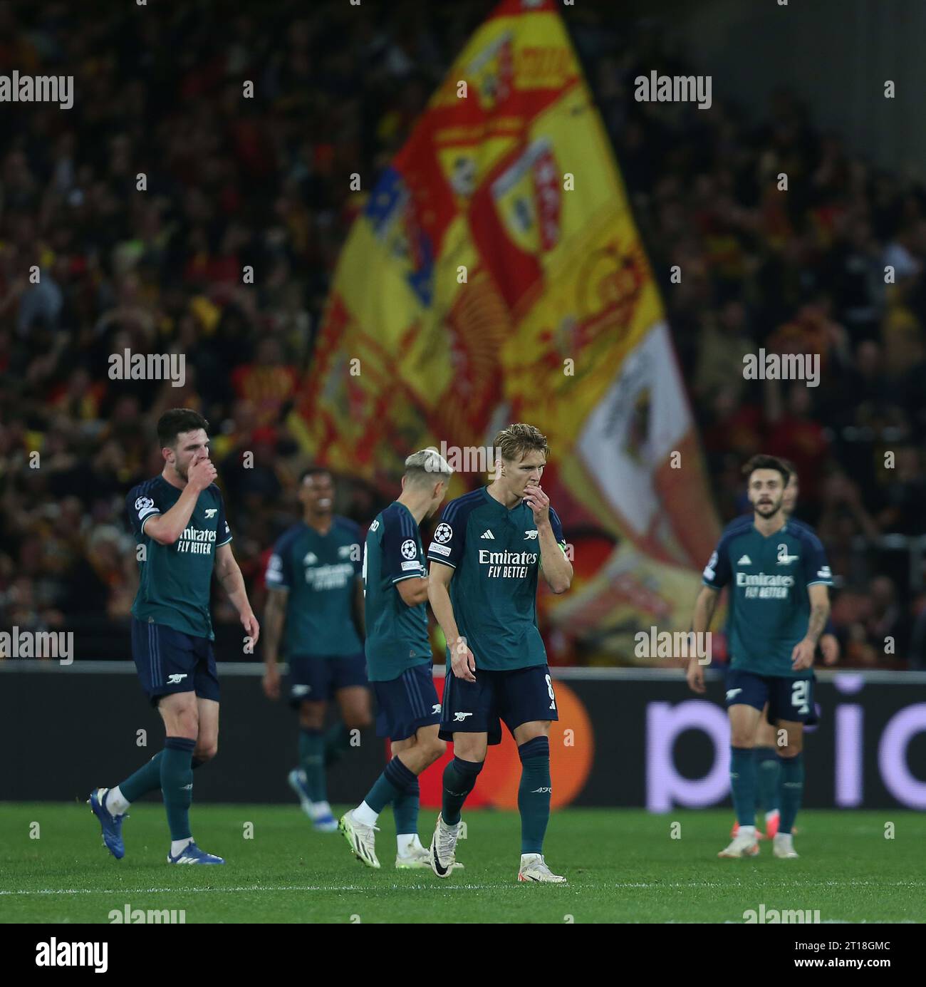 Declan rice arsenal dejected hi-res stock photography and images - Alamy