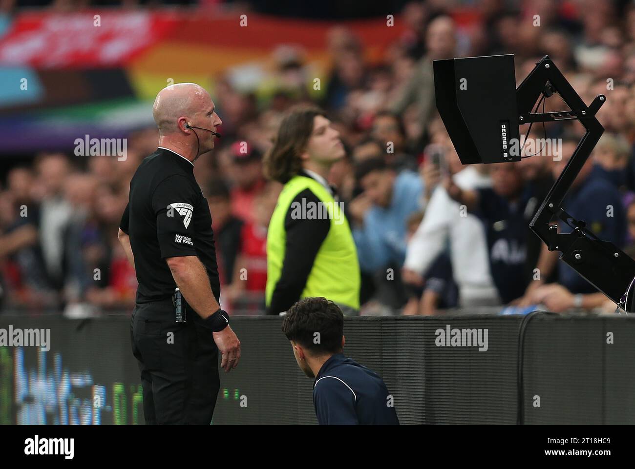 Referee simon hooper hi-res stock photography and images - Alamy