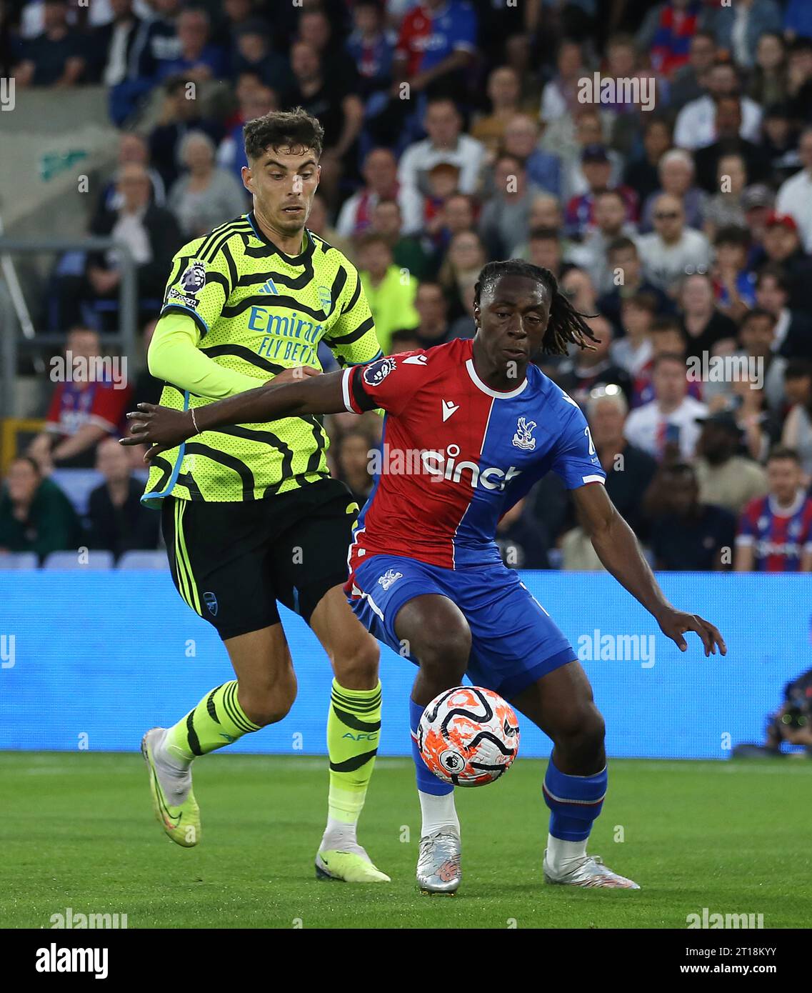 Eberechi Eze of Crystal Palace battles Kai Havertz of Arsenal ...