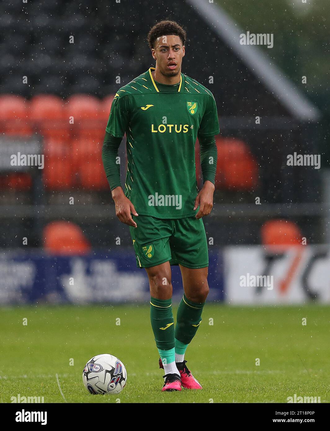 Norwich v barnet hi-res stock photography and images - Alamy
