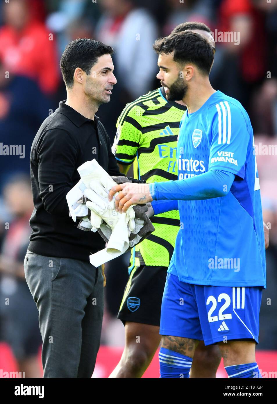 Manager of Arsenal Mikel Arteta and David Raya of of Arsenal at full ...