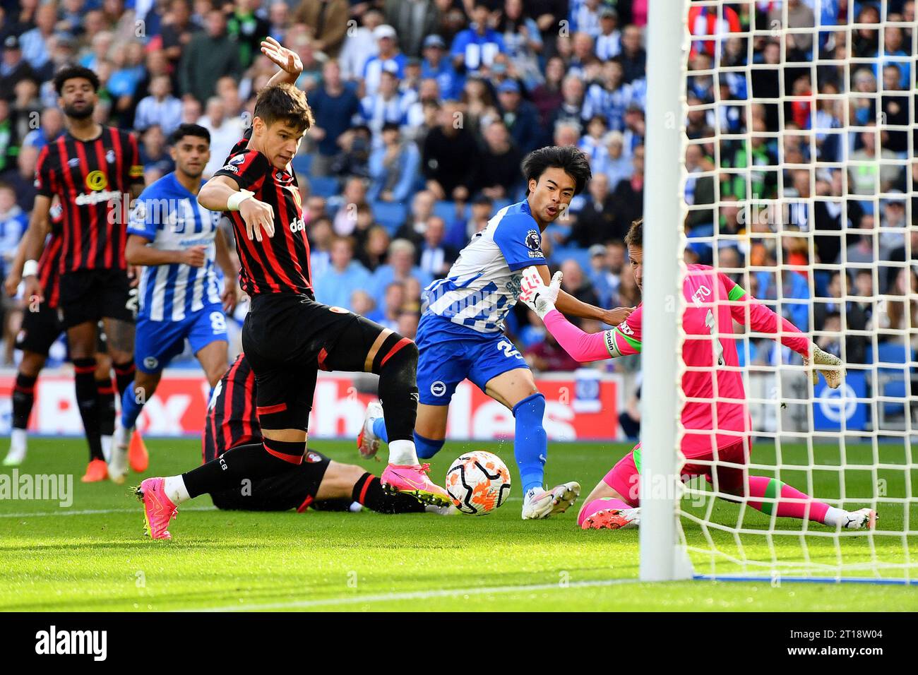 Kaoru mitoma goal hi-res stock photography and images - Alamy