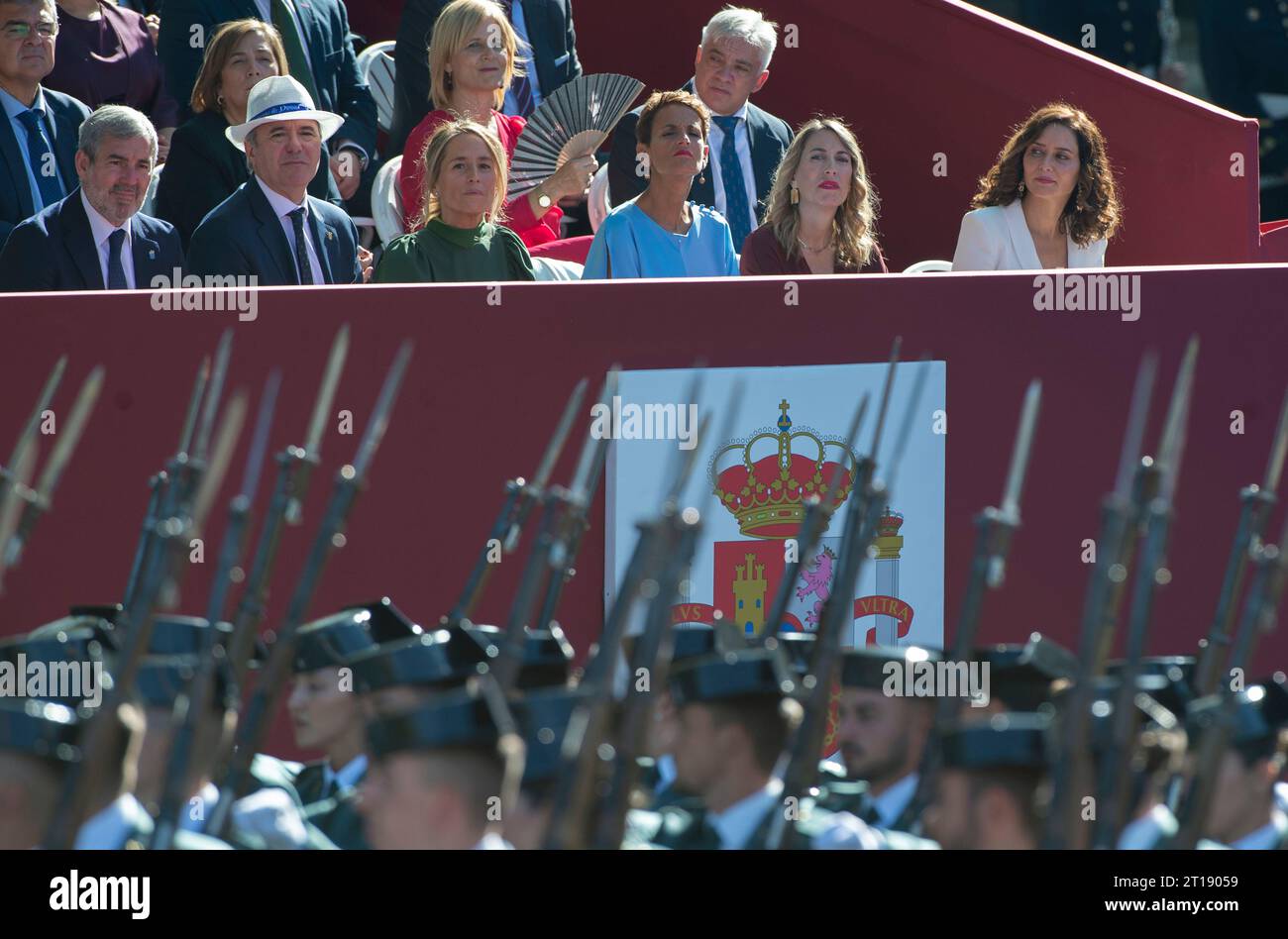 The President of the Community of Madrid, Isabel Díaz Ayuso (1r ...