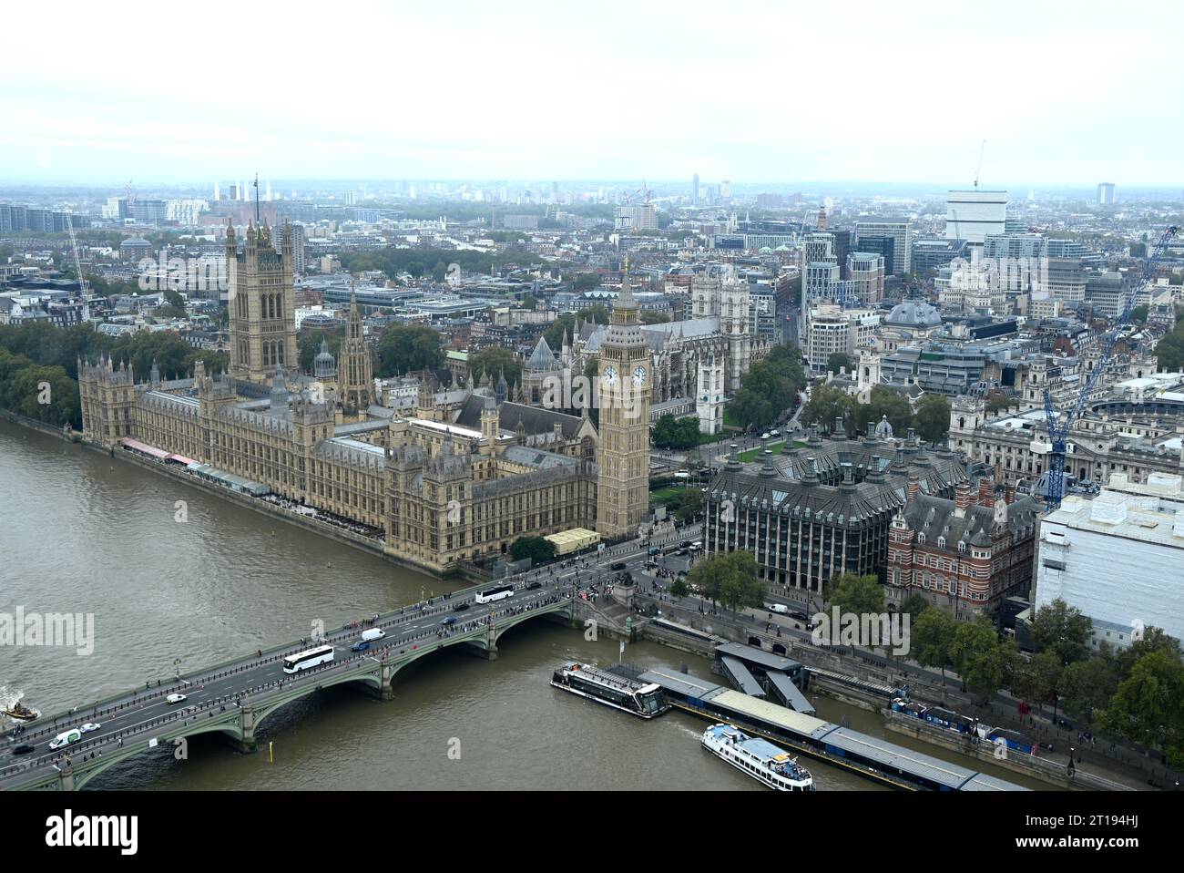 At 135m, The London Eye is the world’s largest cantilevered observation ...