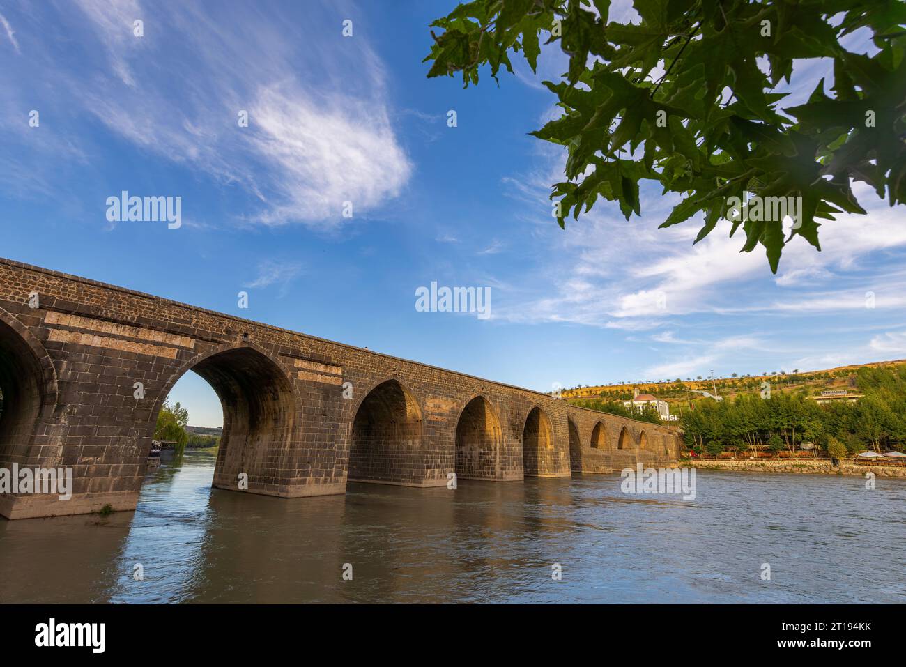 Diyarbakir, Turkey historic ten-eyed bridge view (on gozlu kopru Stock ...