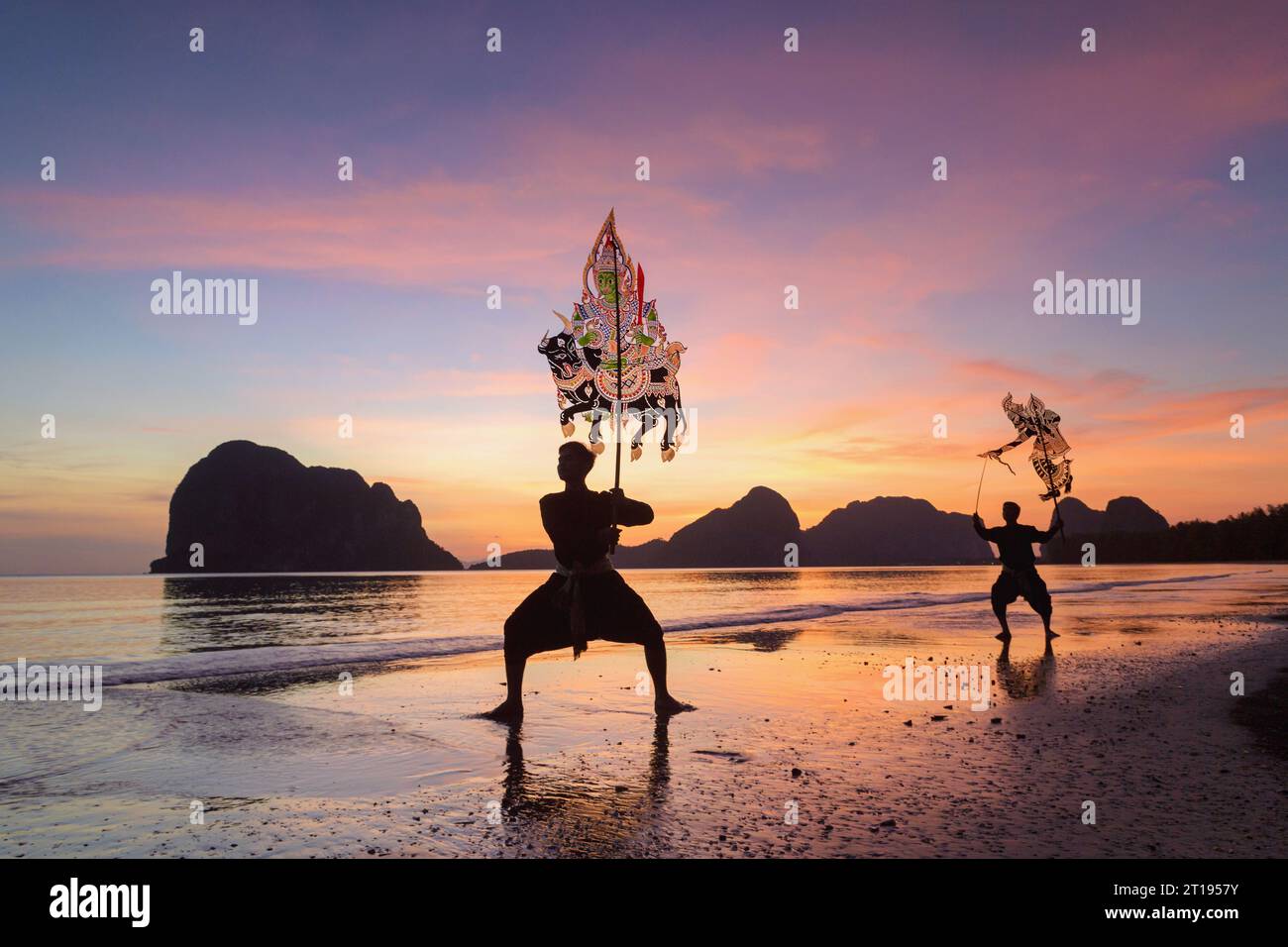Shadow puppet thailand hi-res stock photography and images - Alamy