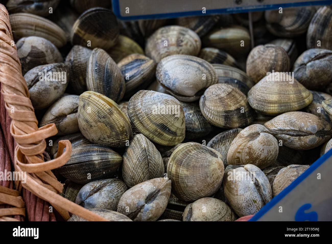 Marché daligre paris hi-res stock photography and images - Alamy