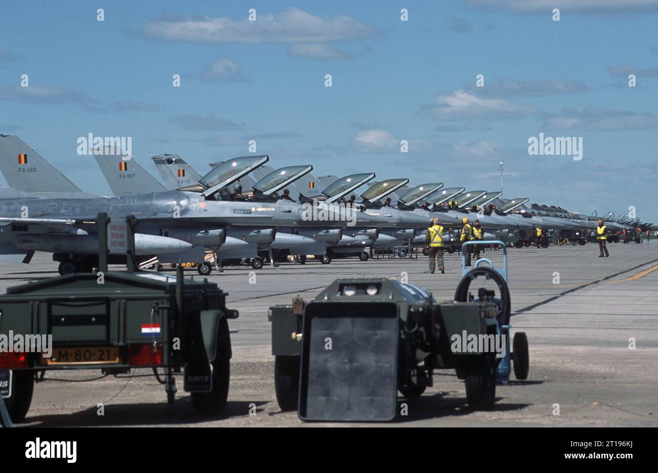 Kampfflugzeuge vom Typ Lockheed Martin F-16 Fighting Falcon der ...