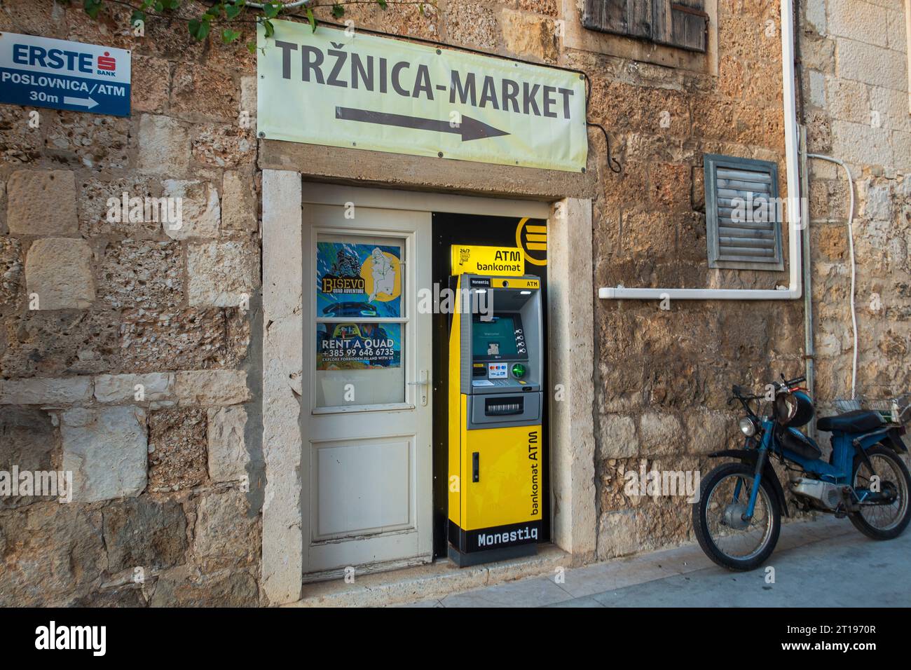 Erste atm hi-res stock photography and images - Alamy