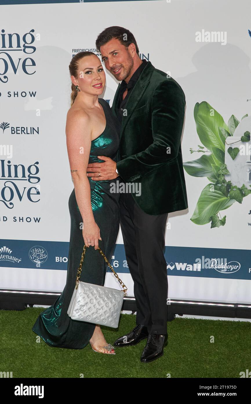 Leonard Freier mit Ehefrau Caona Freier - Weltpremiere der Grand Show ...