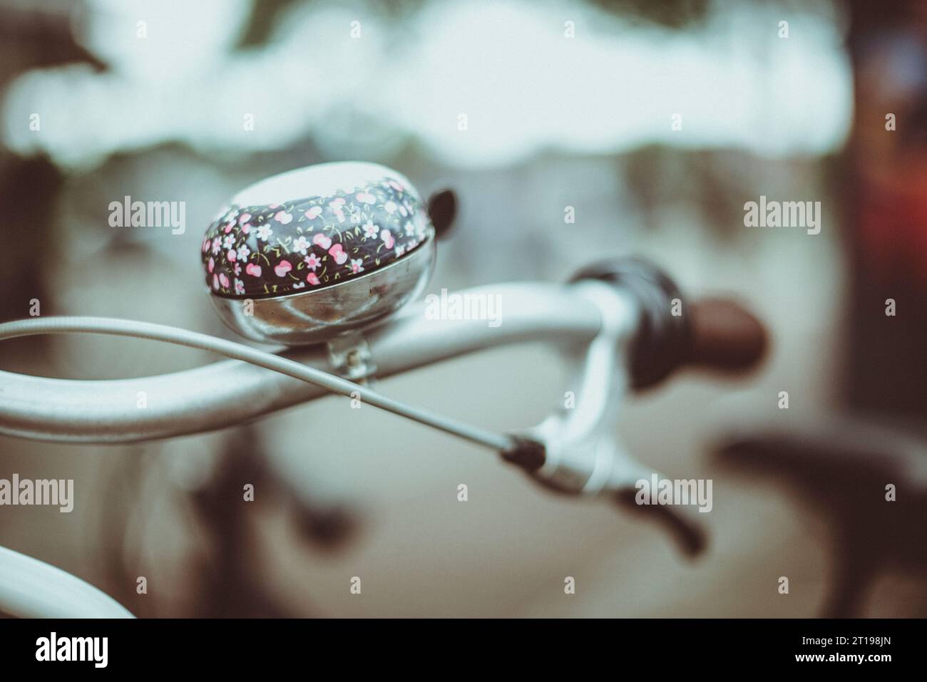 Old fashioned bicycle bell hi-res stock photography and images - Alamy
