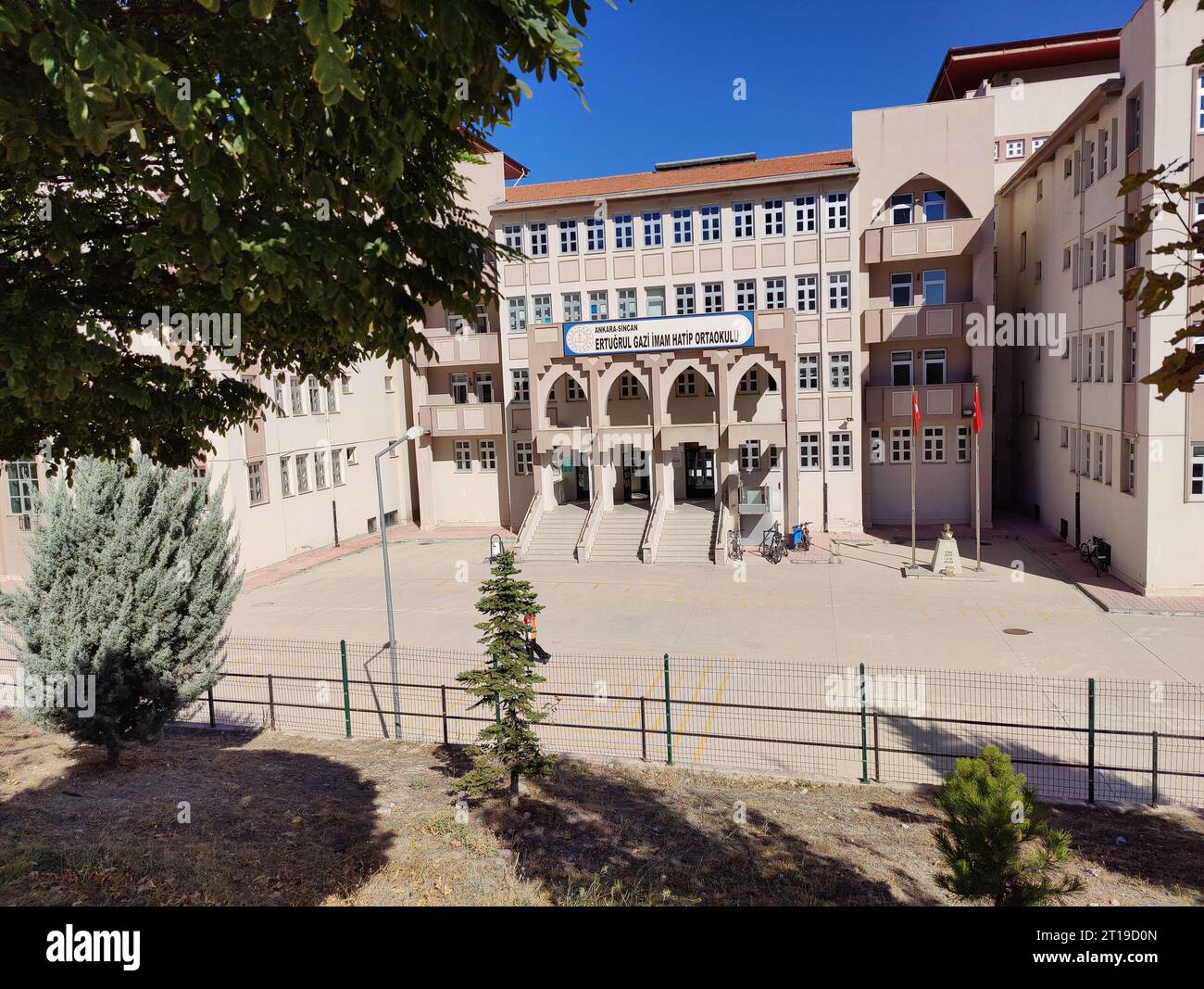 Middle asian school hi-res stock photography and images - Alamy