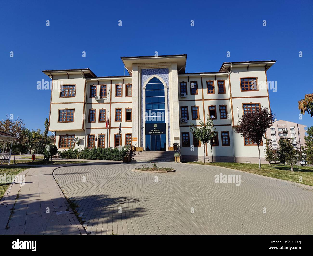 Muftis office building hi-res stock photography and images - Alamy