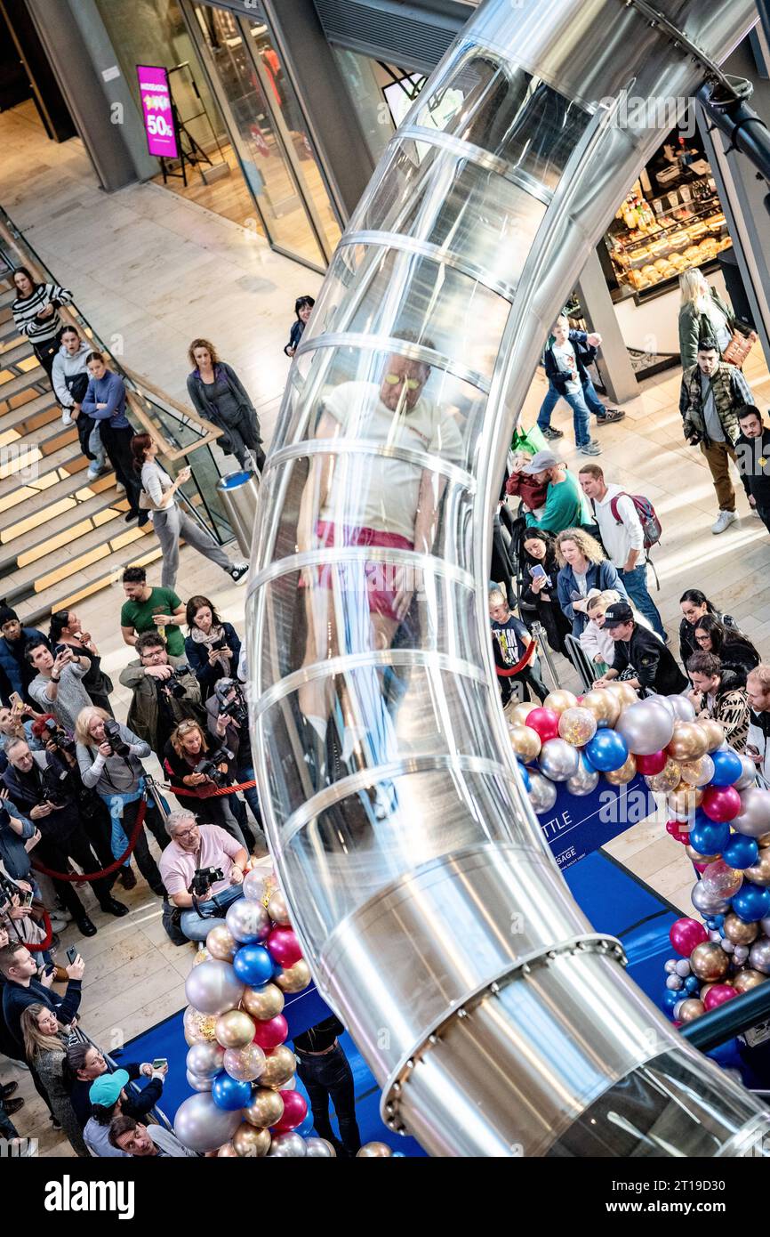 Promi-Rutsch-Battle in der Europa-Passage Hamburg Oliver Pocher in der ...