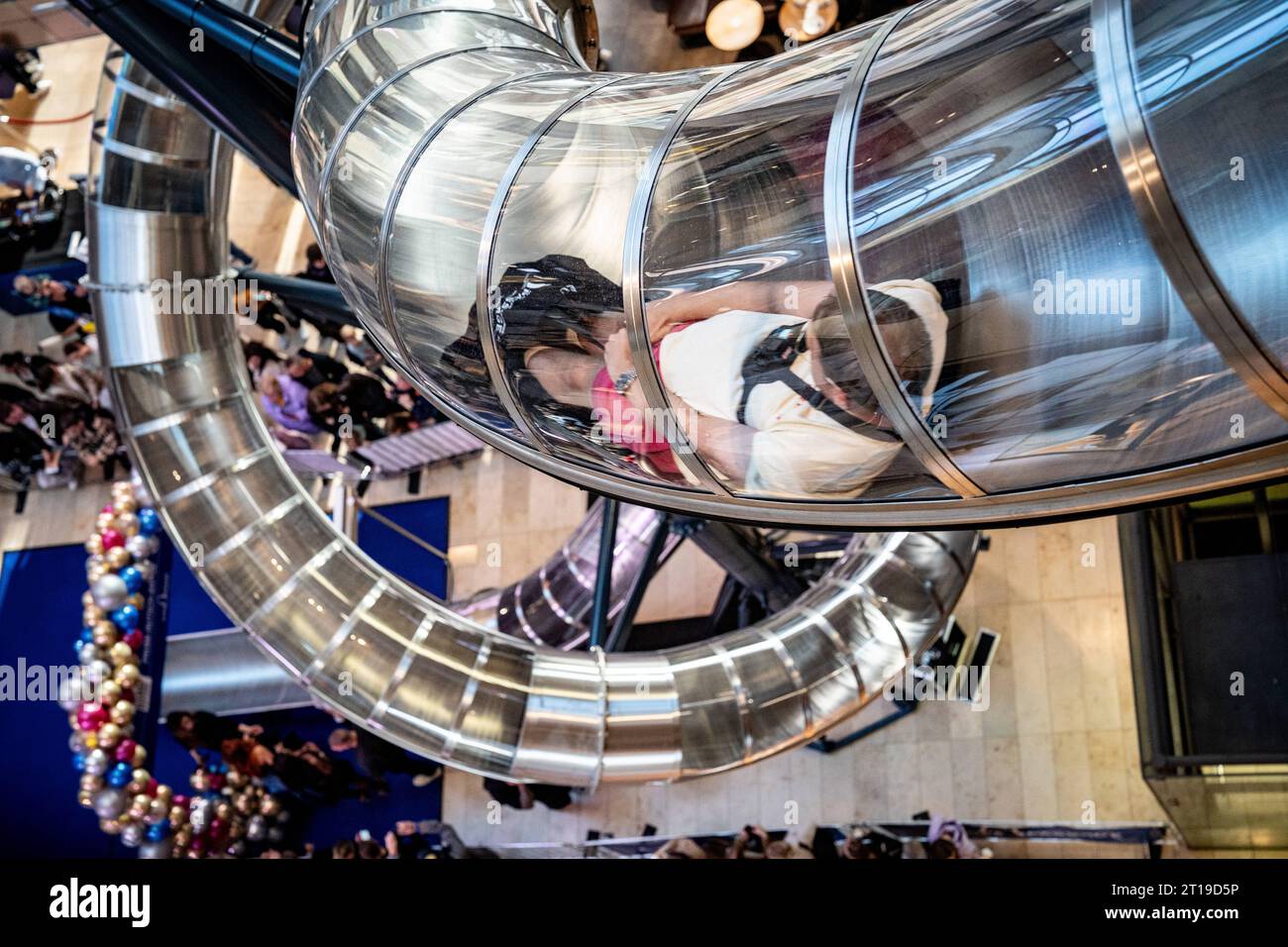 Promi-Rutsch-Battle in der Europa-Passage Hamburg Oliver Pocher in der ...