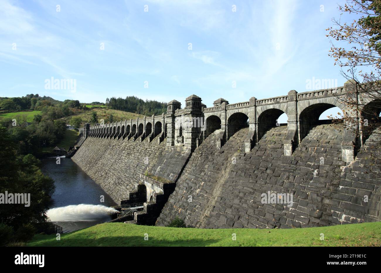 Lake vyrnwy dam hi-res stock photography and images - Alamy