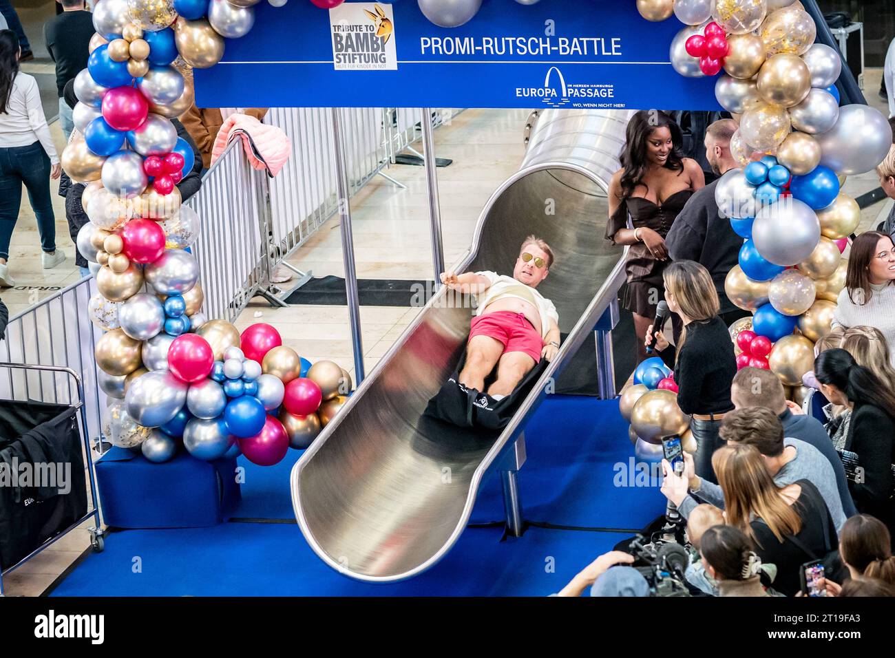 Promi-Rutsch-Battle in der Europa-Passage Hamburg Oliver Pocher in der ...