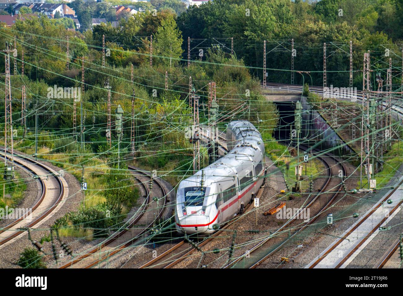 Gleisanlagen vor dem Hauptbahnhof Essen, 7 Schienenstränge parallel ...