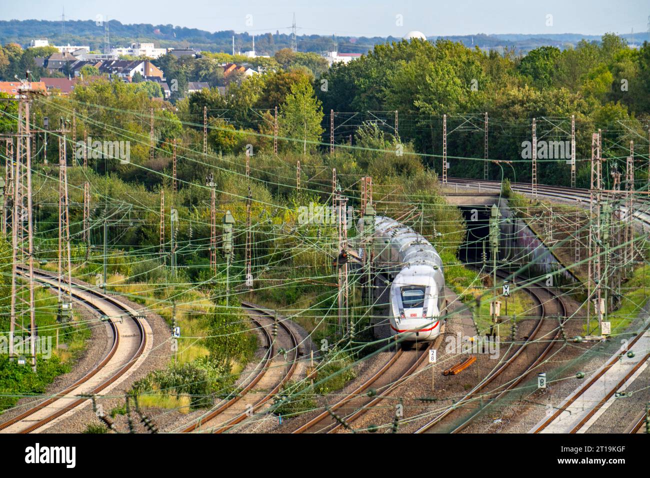 Gleisanlagen vor dem Hauptbahnhof Essen, 7 Schienenstränge parallel ...