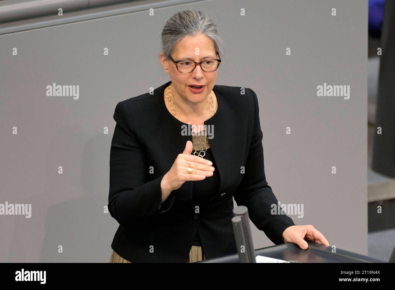Nina Scheer in der 128. Sitzung des Deutschen Bundestages im ...