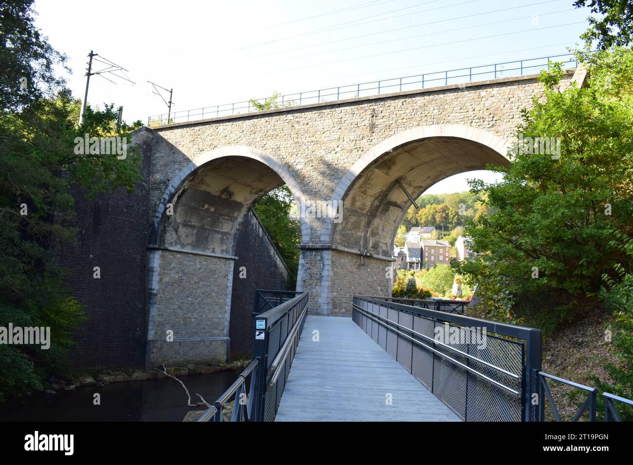 twin arches stone bridge Stock Photo - Alamy