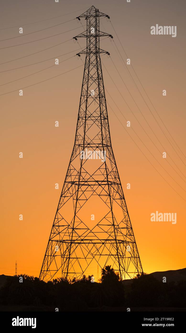 Strommast symbol hi-res stock photography and images - Alamy