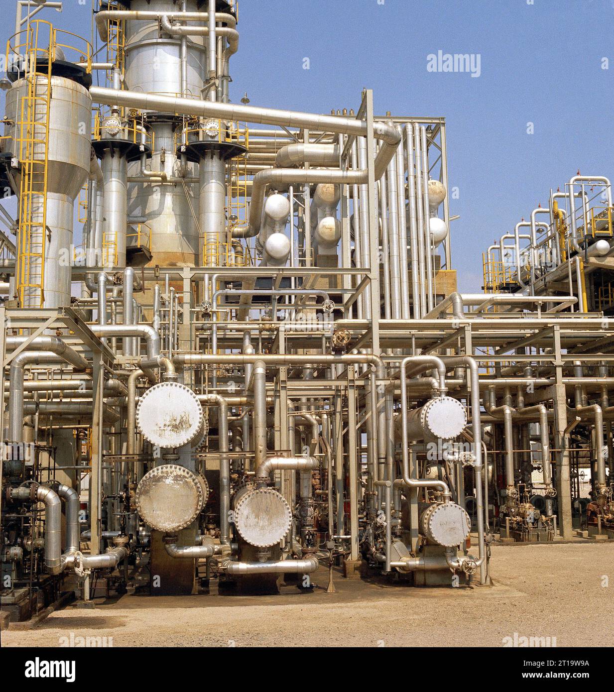 Refineria petrolifera hi-res stock photography and images - Alamy