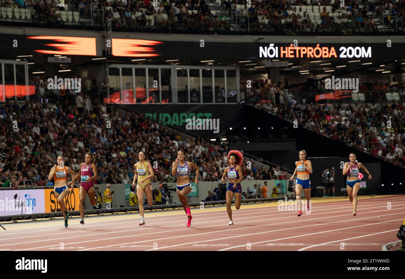Chari Hawkins of the USA competing in the 200m heptathlon at the World ...