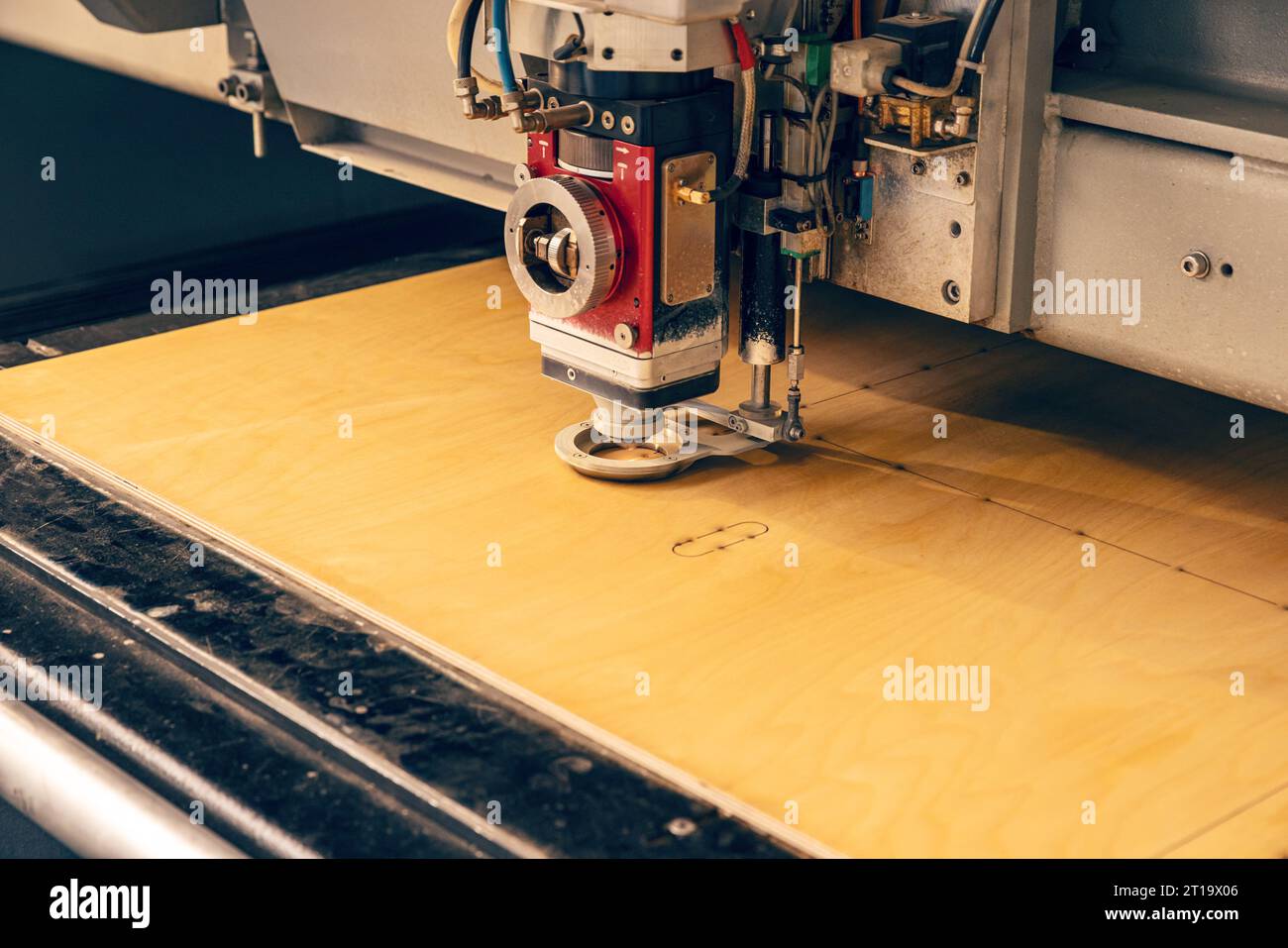 Machine cutting plywood laser hi-res stock photography and images - Alamy