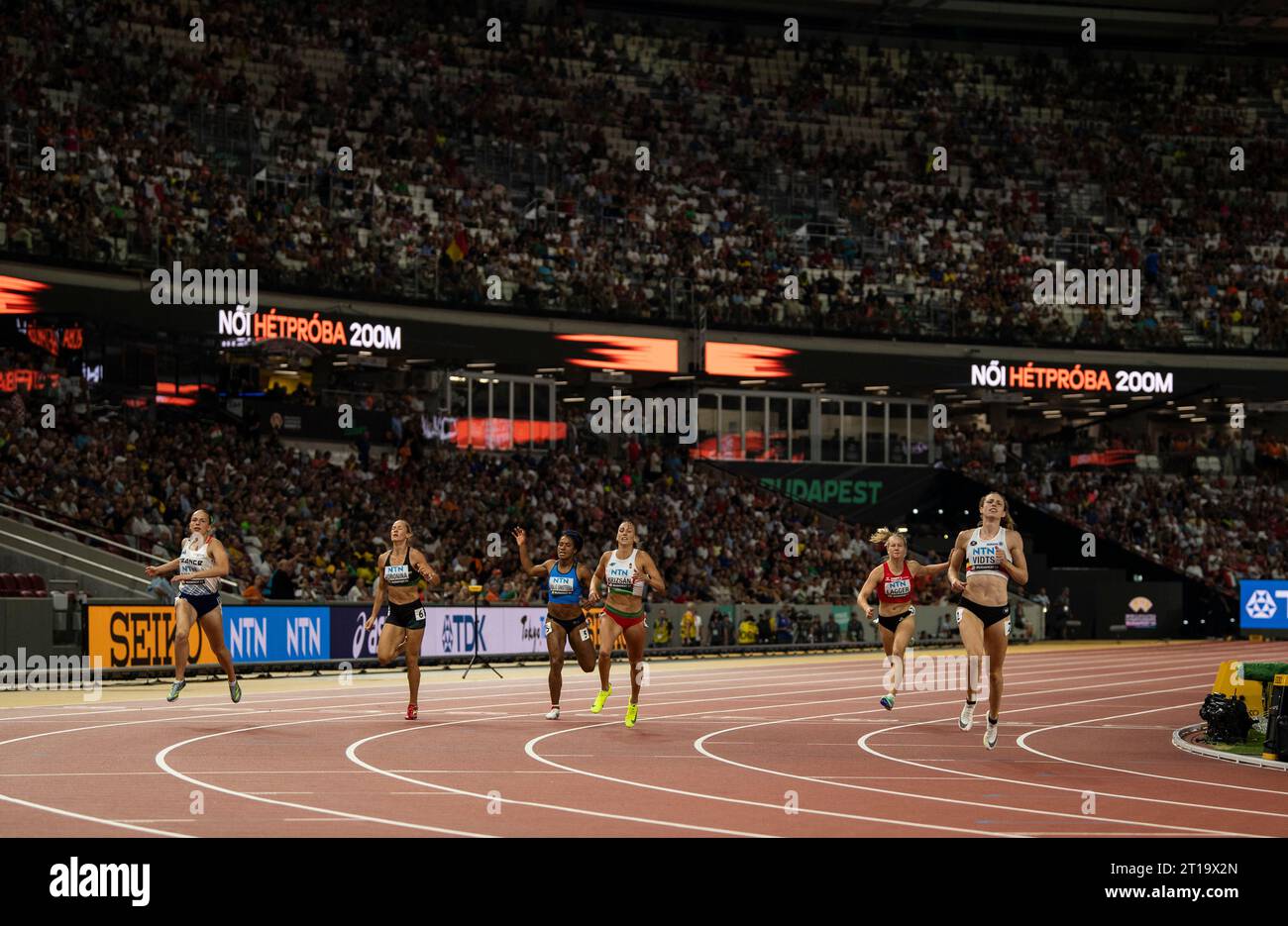 Noor Vidts of Belgium competing in the 200m heptathlon at the World ...