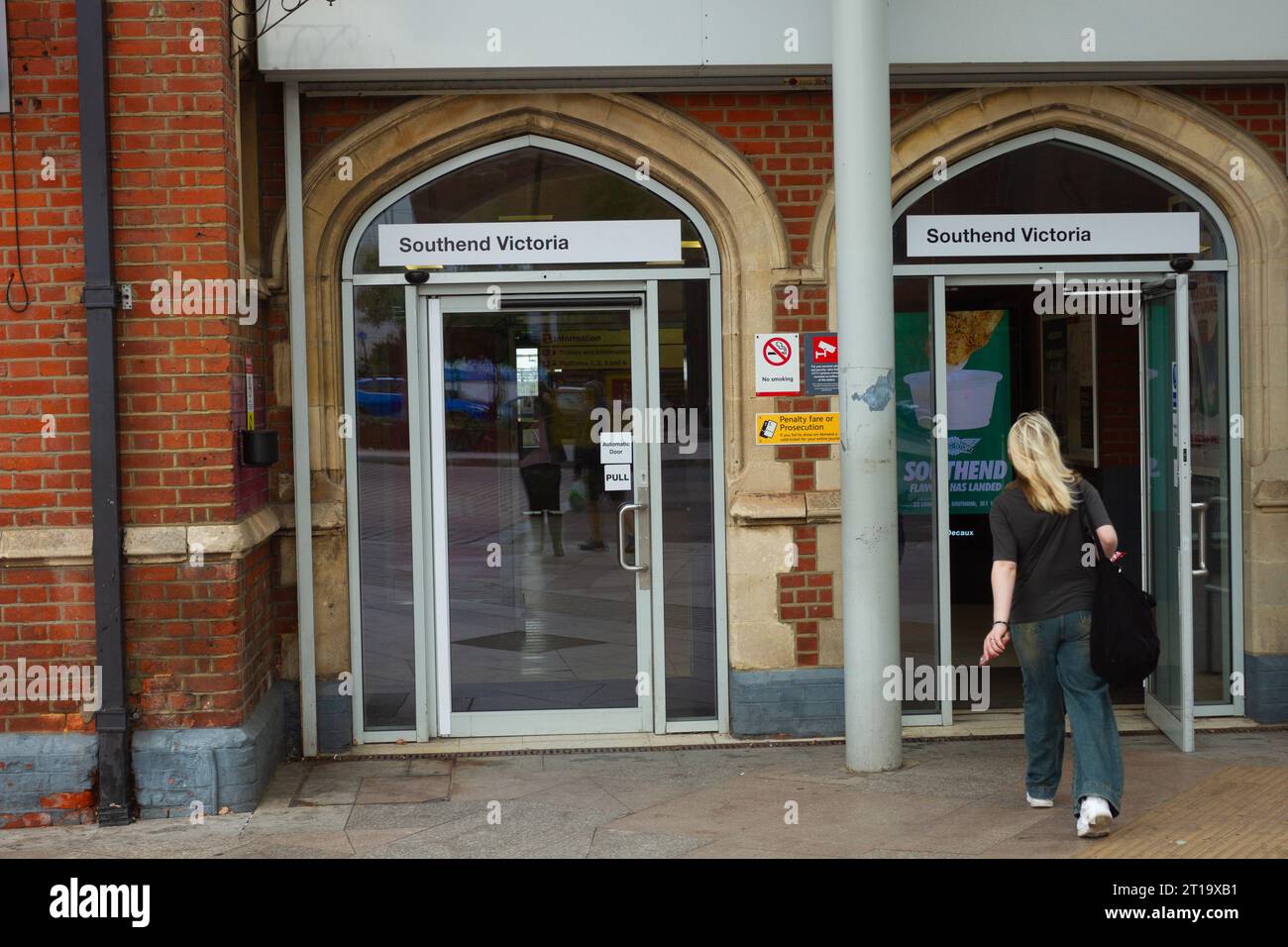Southend-on-Sea City Centre, UK. 11/10/2023. View of an adult woman at ...
