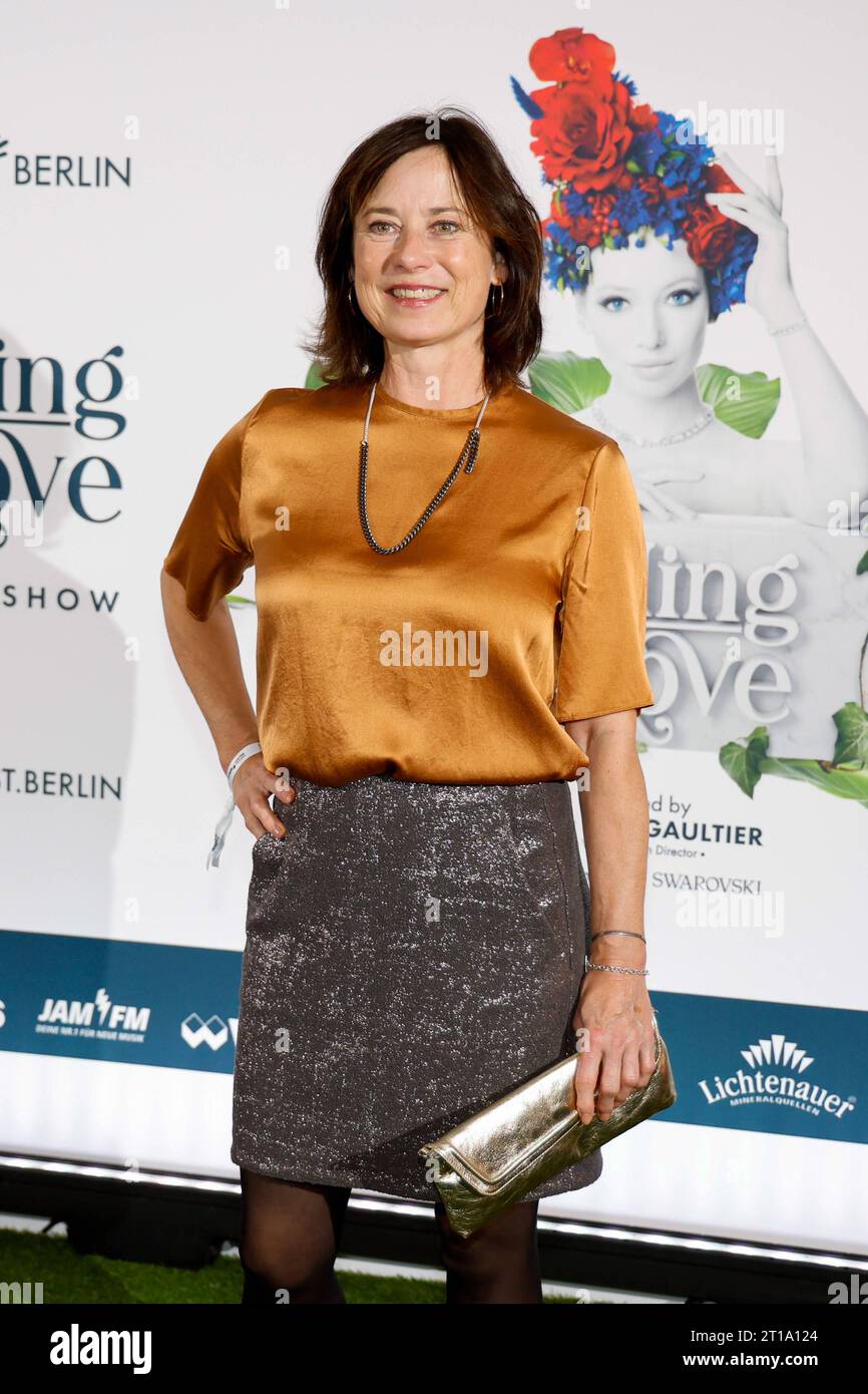 Inka Friedrich bei FALLING IN LOVE Grand Show Weltpremiere im ...