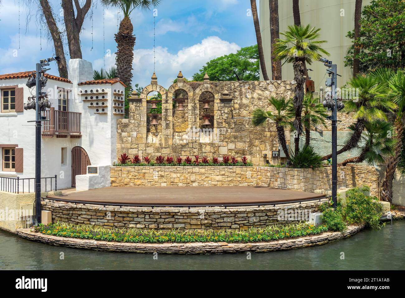 River walk amphitheater hi-res stock photography and images - Alamy