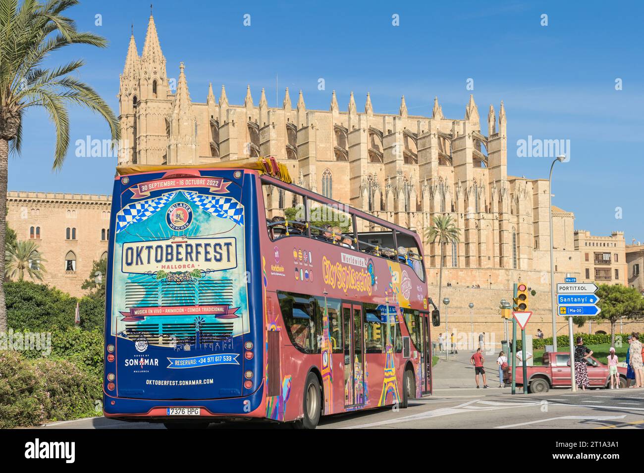 Palma sightseeing bus hi-res stock photography and images - Alamy