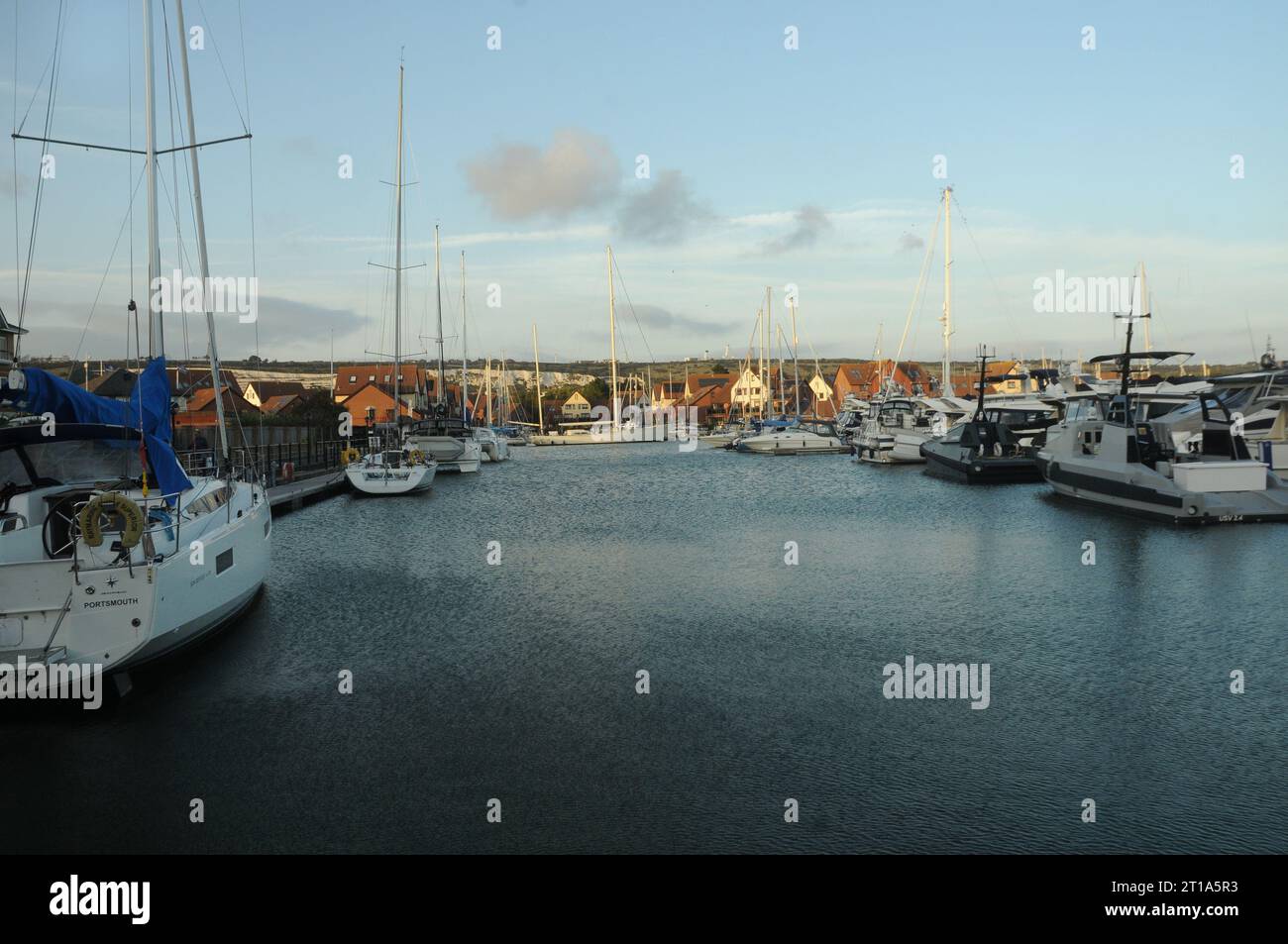 ENGLAND COASTAL PATH, PORT SOLENT MARINA, PORTSMOUTH HARBOUR .PIC MIKE ...