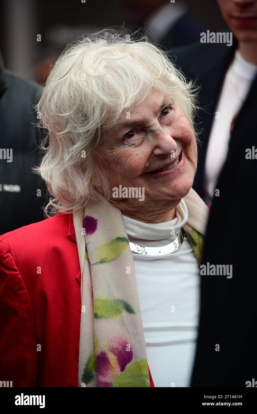 Lisa hall hi-res stock photography and images - Alamy