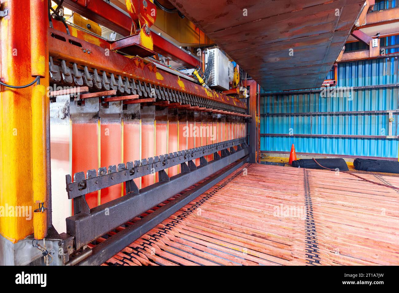Production of copper cathodes at an electrowinning plant in a copper ...