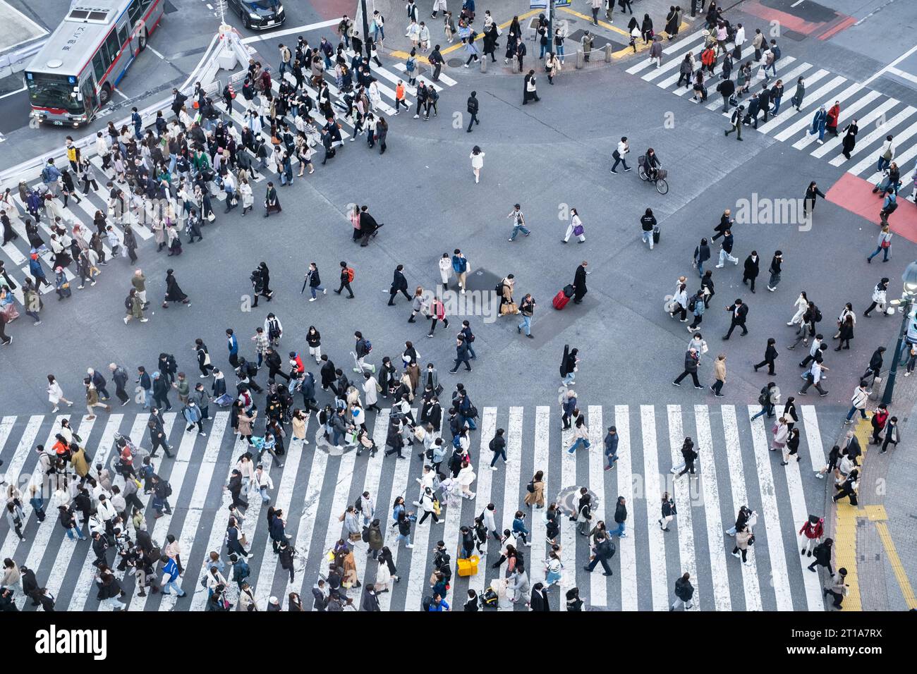 Tokyo shibuya from above hi-res stock photography and images - Alamy