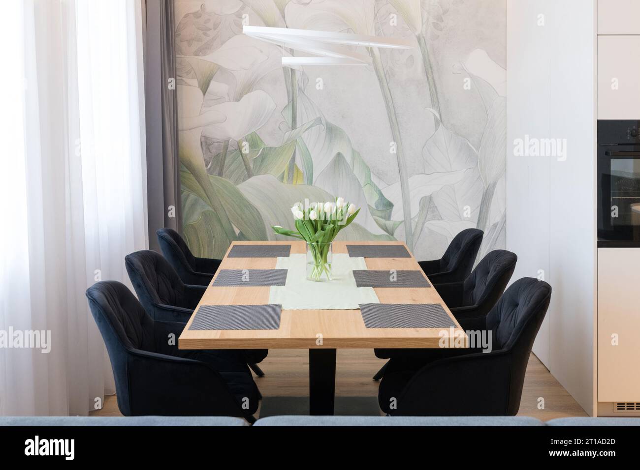 Shiny wood dining table hi-res stock photography and images - Alamy