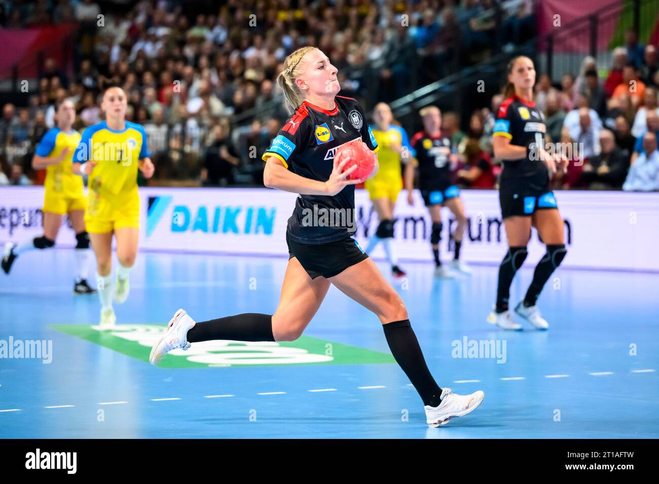 Jenny behrend hi-res stock photography and images - Alamy