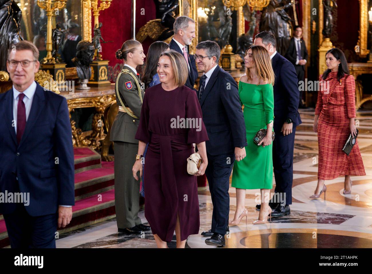 Princess Leonor (l), Queen Letizia (2l) and King Felipe VI (3l)greet ...