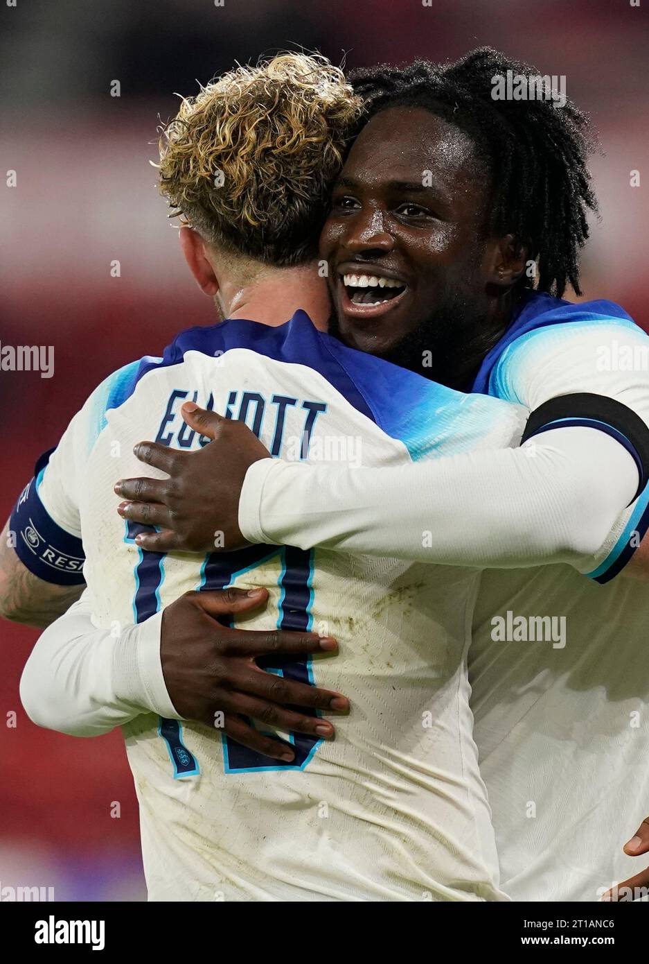 Nottingham, UK. 12th Oct, 2023. Jonathan Rowe of England (r) celebrates ...