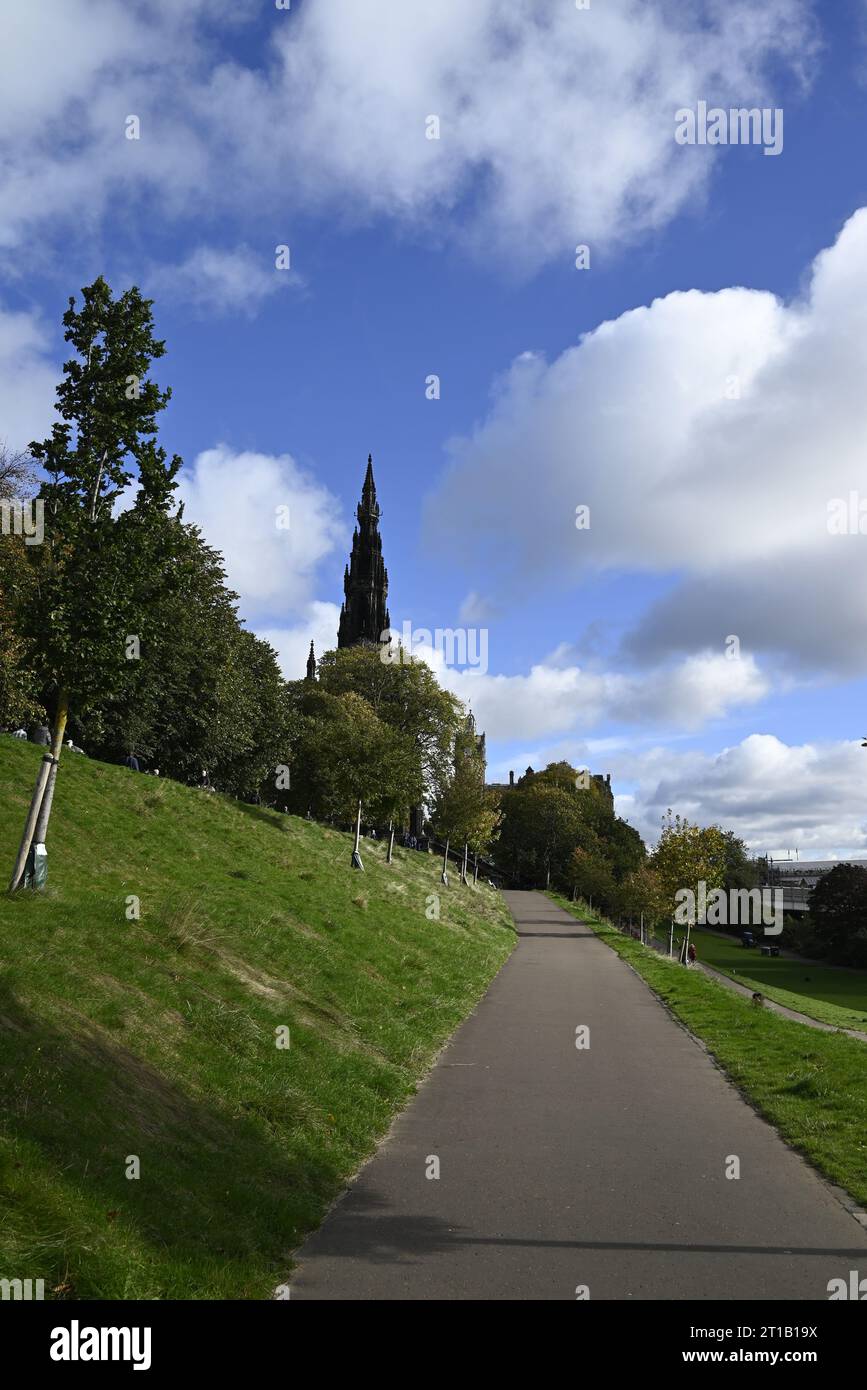 Nor loch edinburgh hi-res stock photography and images - Alamy