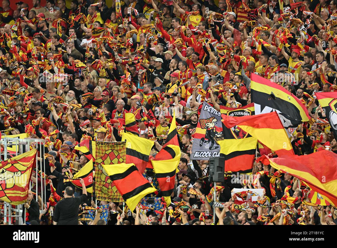 Lens, France. 03rd Oct, 2023. fans and supporters of Lens waving with ...