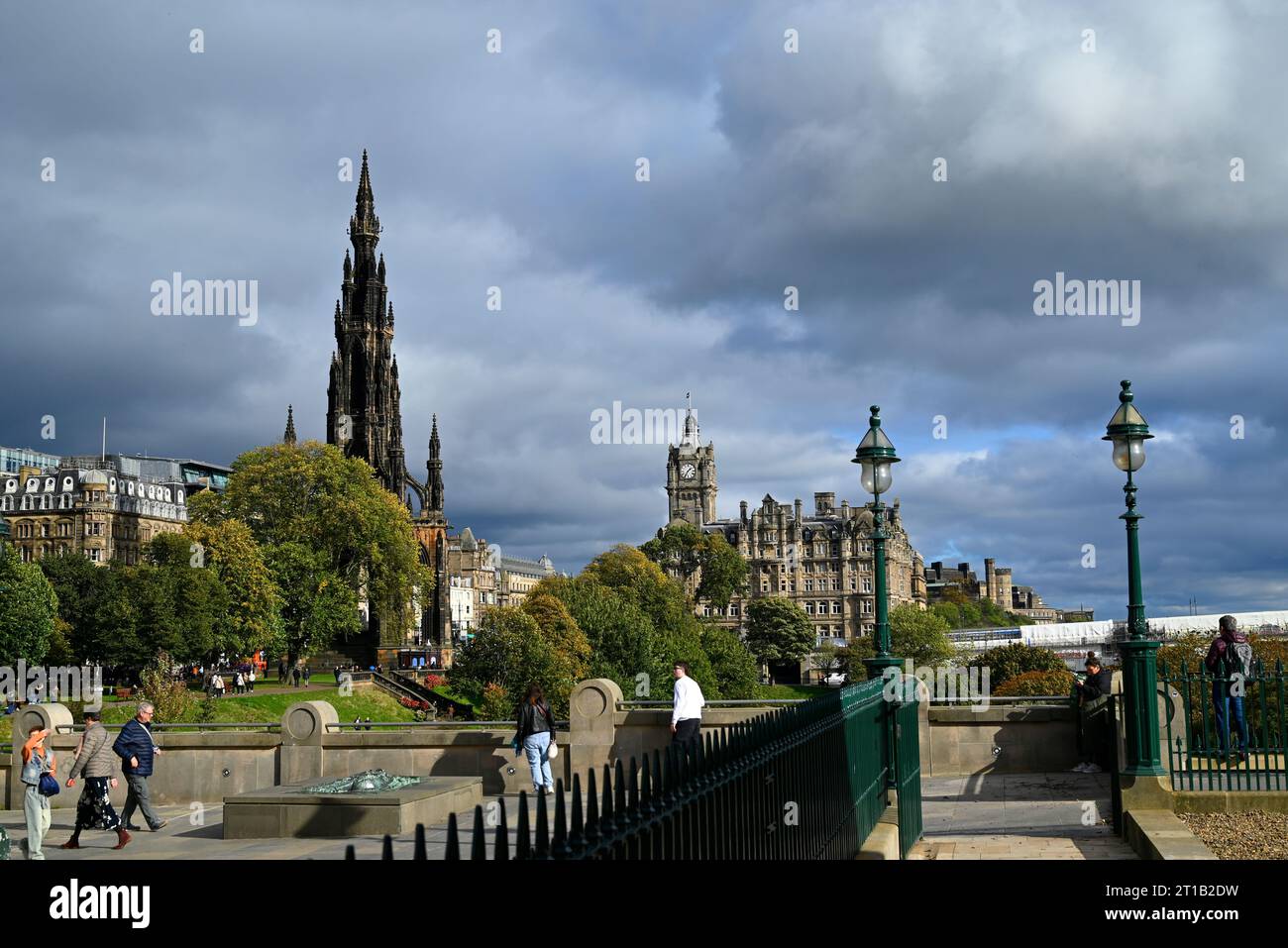 Scott monument Edinburgh Stock Photo - Alamy